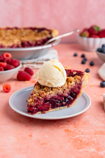Mixed Berry Crumble Pie with Fresh Berries